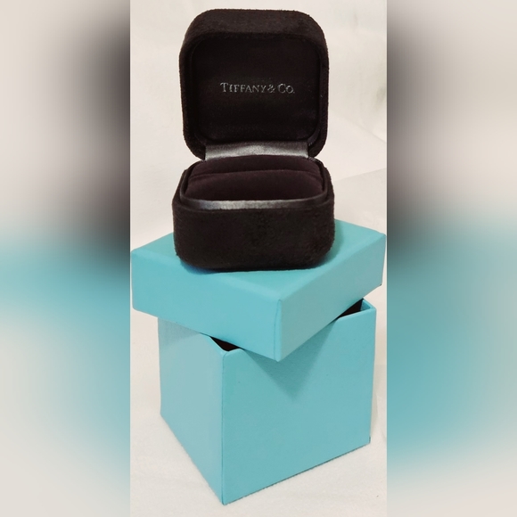 Tiffany & Co. | Jewelry | Tiffany Co Black Suede Engagement Wedding ...